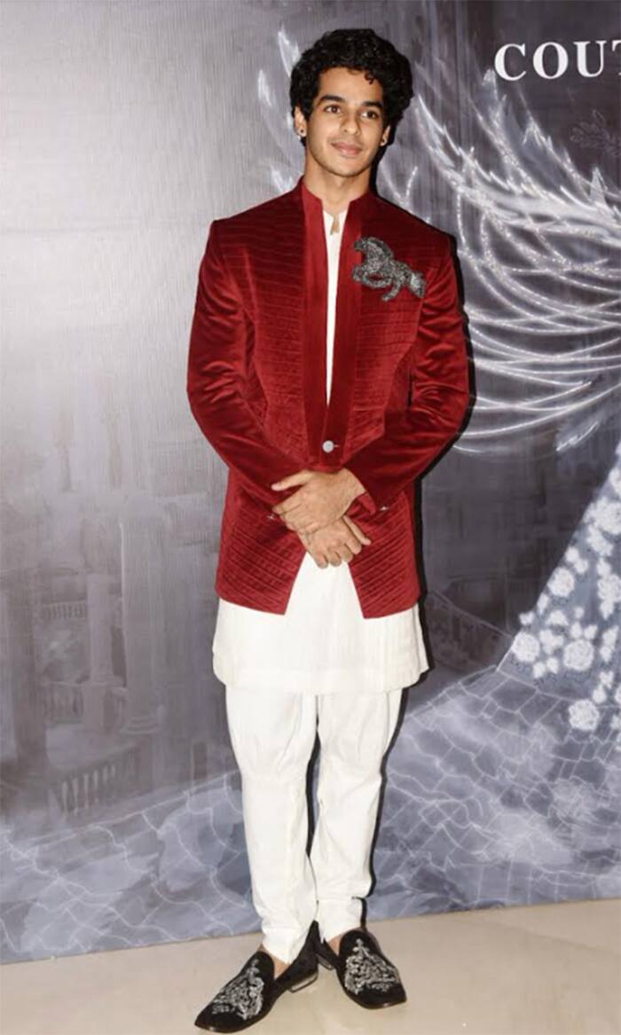 Janhvi And Khushi Kapoor, Sara Ali Khan, Ishan Khattar at Manish ...