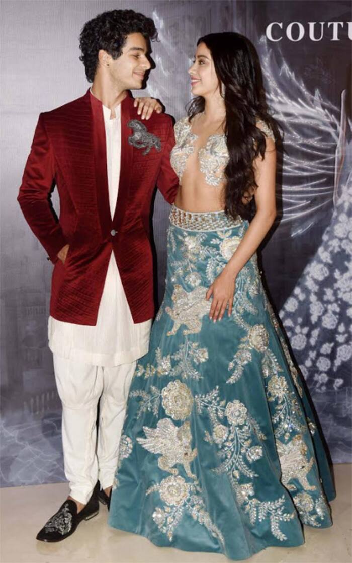 Janhvi And Khushi Kapoor, Sara Ali Khan, Ishan Khattar at Manish ...