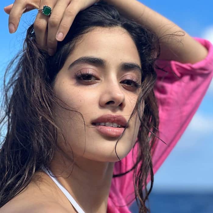 Janhvi Kapoor Looks Like a Fresh Breath of Air in Pink Beachwear And ...