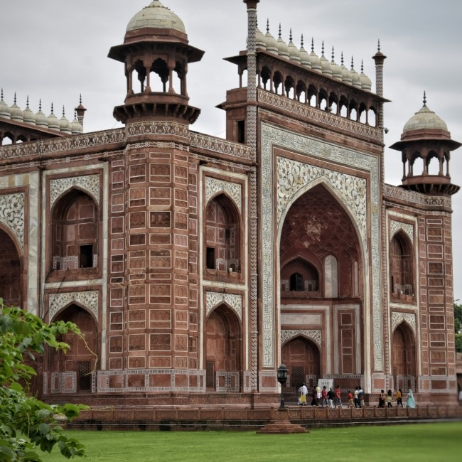 From the Taj Mahal to Fatehpur Sikri: 10 Beautiful Monuments Built By ...