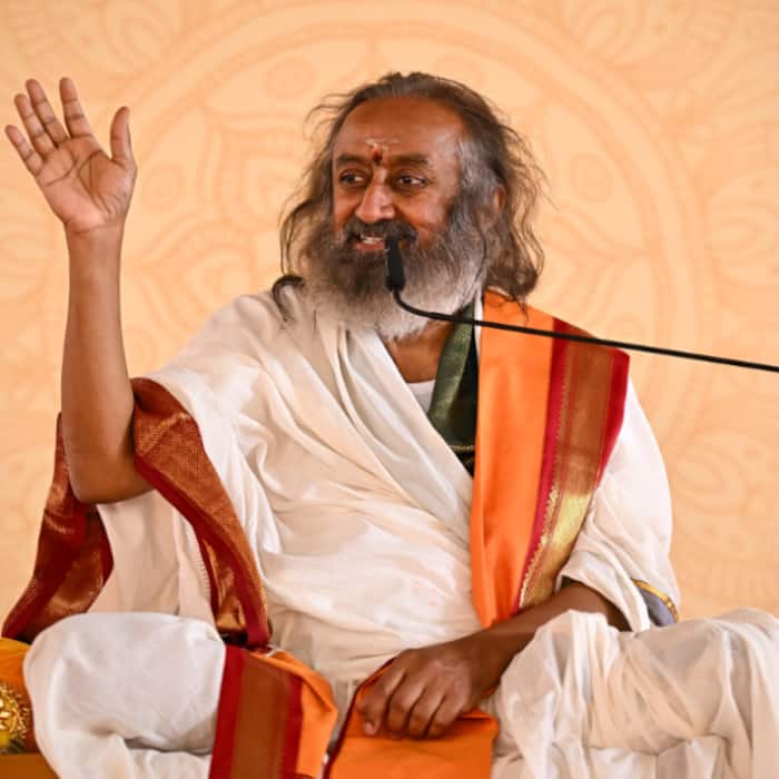 10 quotes of Gurudev Sri Sri Ravi Shankar on Guru Purnima