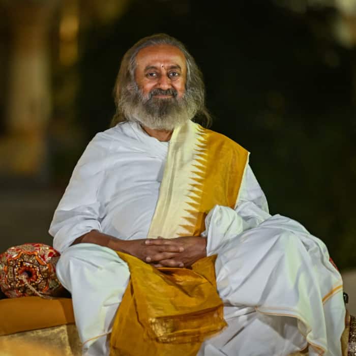 10 Quotes of Gurudev Sri Sri Ravi Shankar that will help you to grow in ...