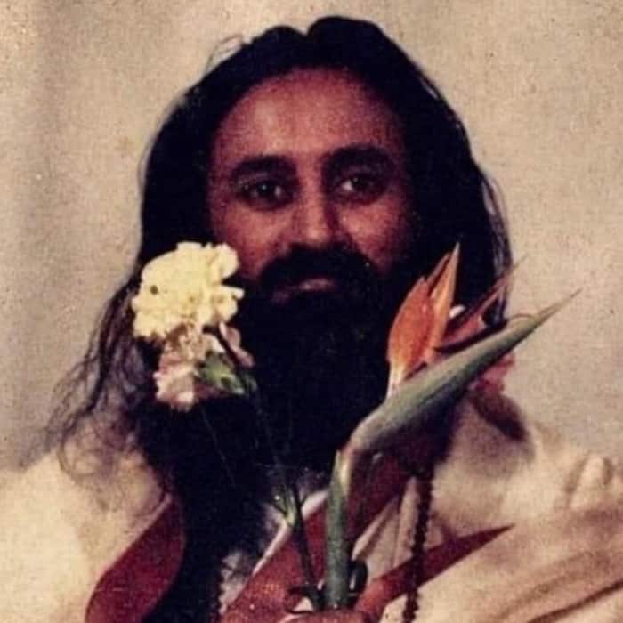 10 Rare and Unseen Pictures of Gurudev Sri Sri Ravi Shankar