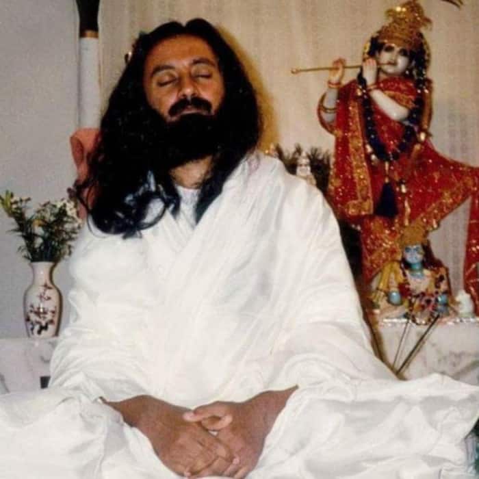 10 Rare and Unseen Pictures of Gurudev Sri Sri Ravi Shankar