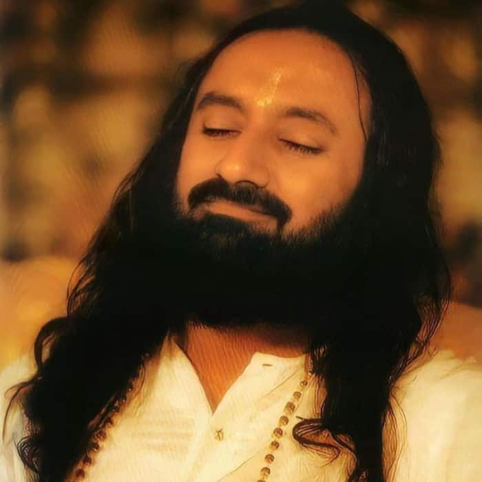 10 Rare and Unseen Pictures of Gurudev Sri Sri Ravi Shankar