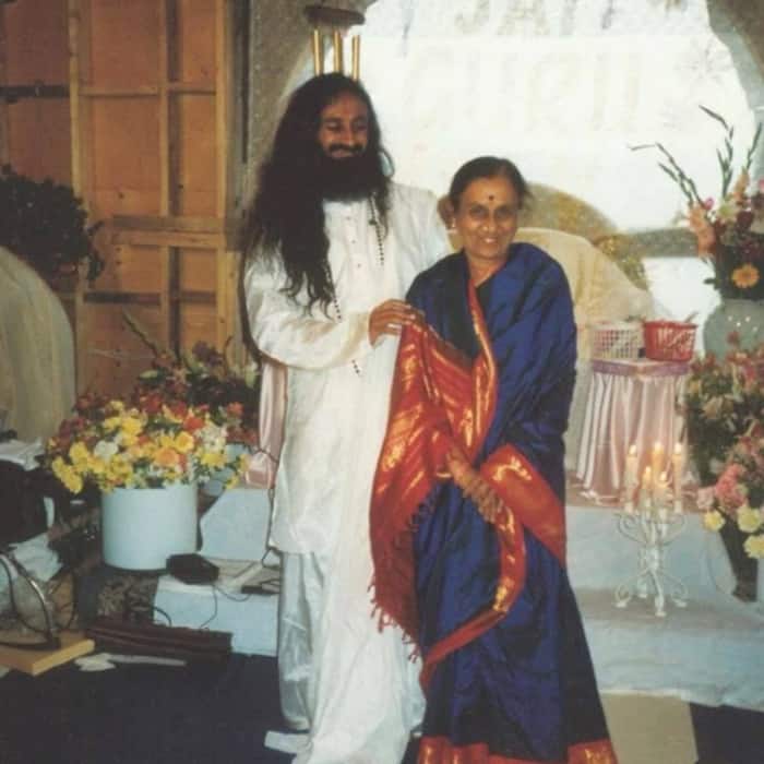 10 Rare and Unseen Pictures of Gurudev Sri Sri Ravi Shankar