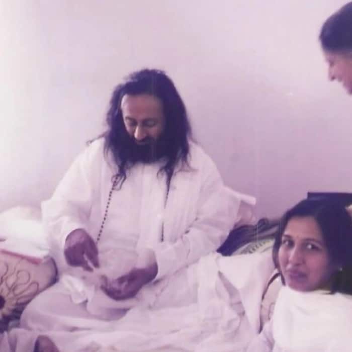 10 Rare and Unseen Pictures of Gurudev Sri Sri Ravi Shankar