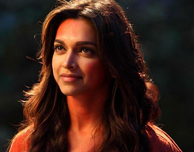 2. Deepika Padukone as Naina Talwar