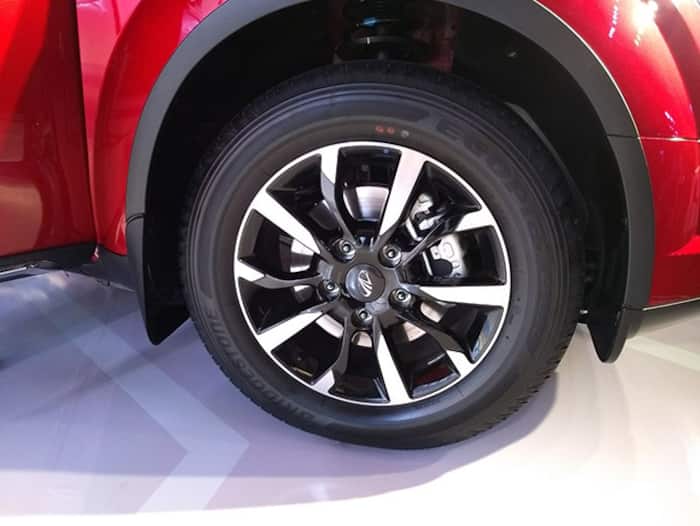 2018 Mahindra XUV 500 facelift launched; check out updated price ...