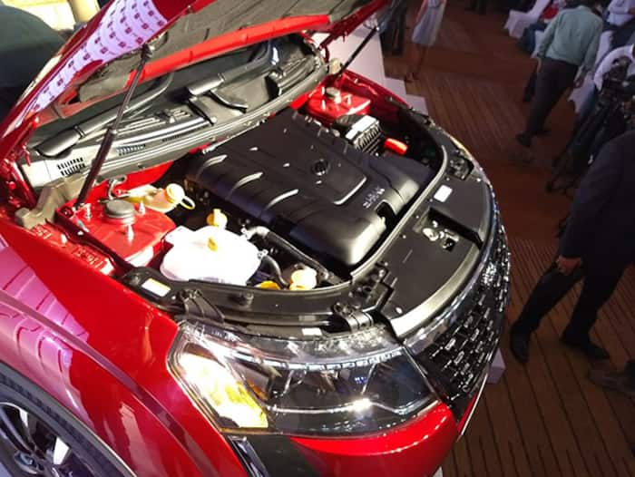2018 Mahindra XUV 500 facelift launched; check out updated price ...