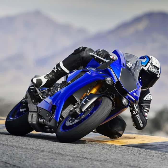 2018 Yamaha YZF-R1 launched in India: Check out its features and ...