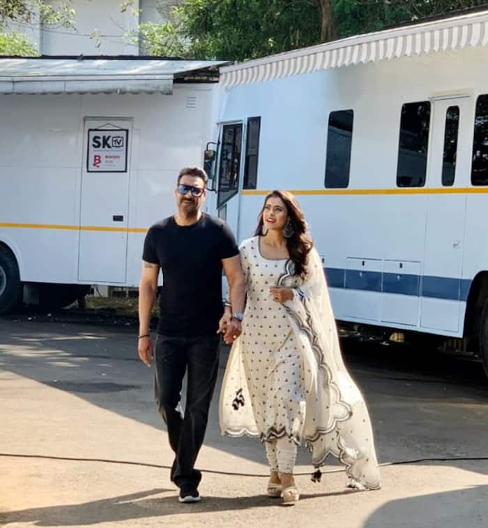 Happy Birthday Ajay Devgan: Check Out Top 10 Beautiful Pictures of Him ...