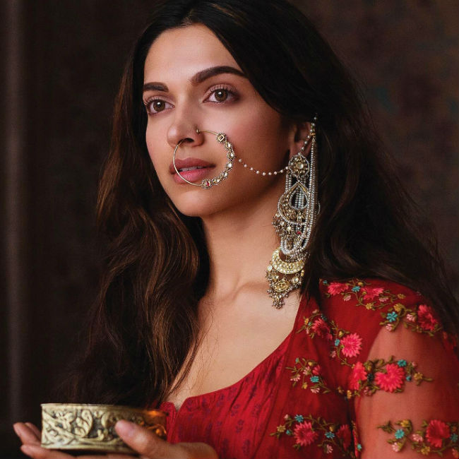 2. Deepika Padukone as Naina Talwar