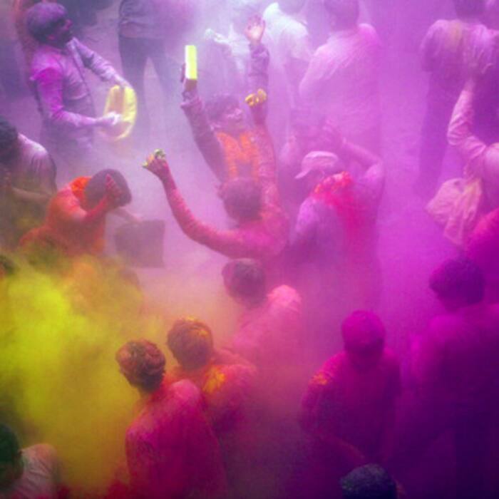 Here are 6 colorful places in India you must visit