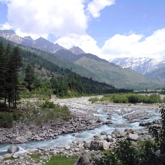 These 7 Hill Stations in India Enjoy Snowfall During Summers