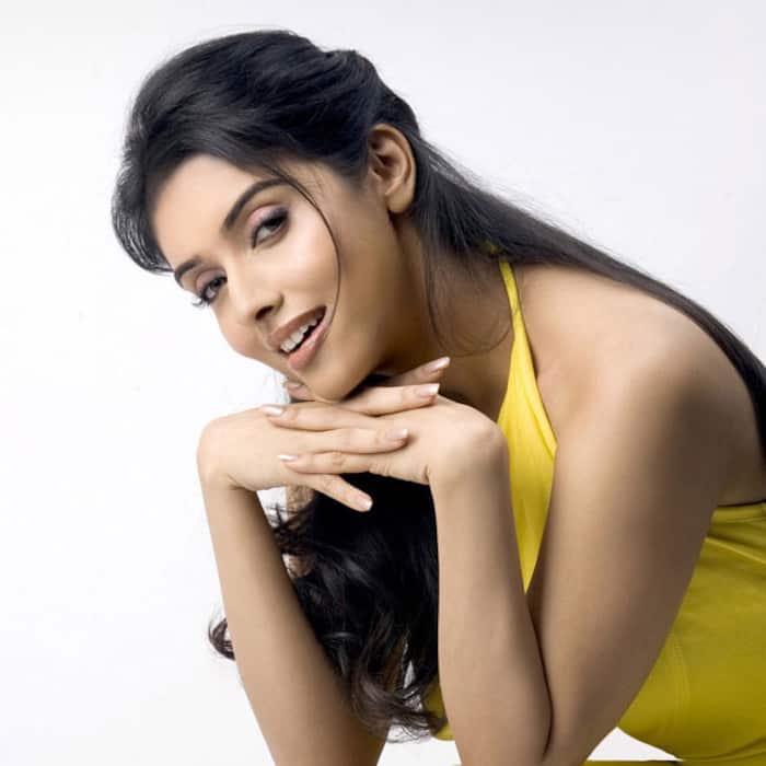 7 Bollywood divas who chose family over stardom