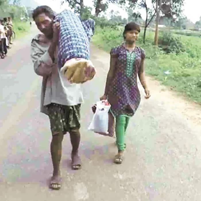 Devastating! Tribal man carries dead wife on shoulder for 10kms as ...