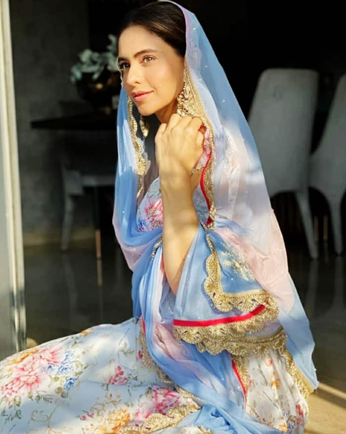 Aamna Sharif Instagram Latest Photos