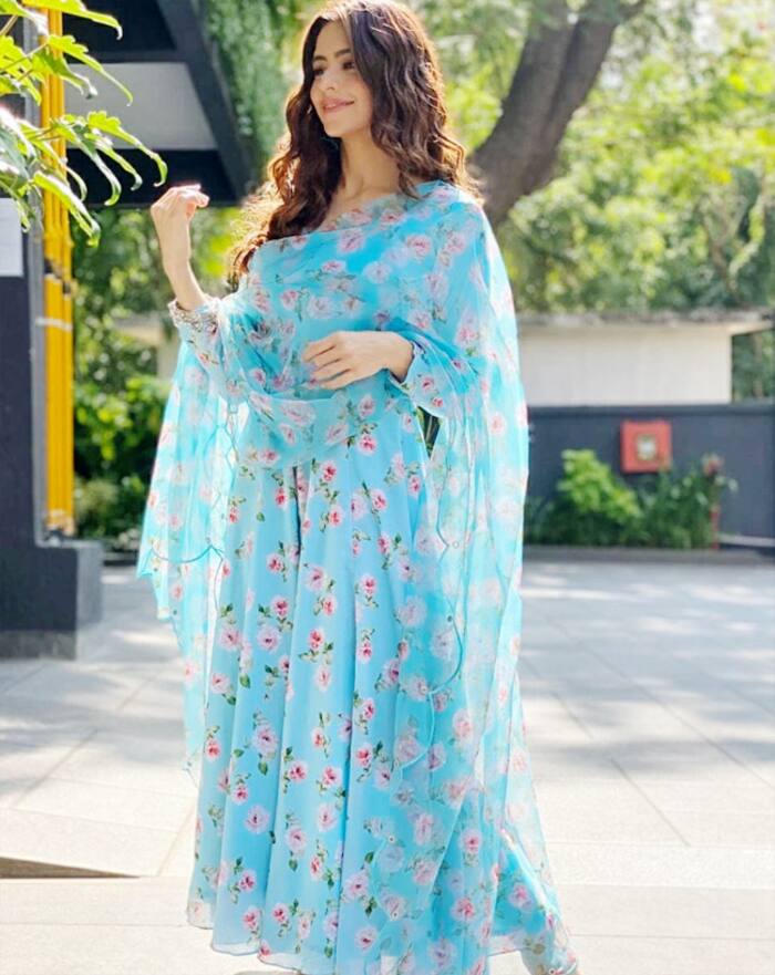 Aamna Sharif's sensuous pose