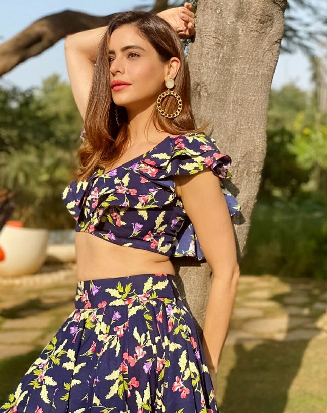 Aamna Shariff Goes Chic And Gorgeous in Latest Set of Photos