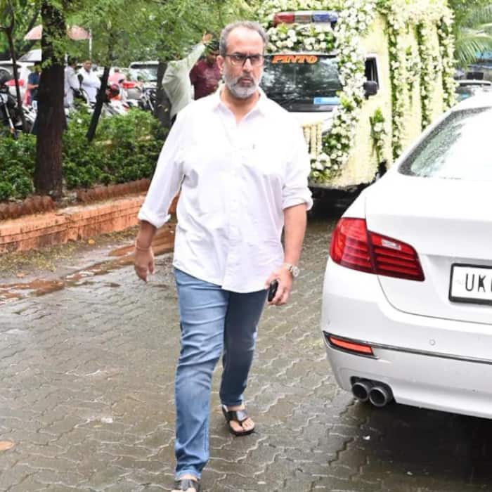 Tishaa Kumar Last Rites: Riteish Deshmukh, Farah Khan, Divya Khosla ...