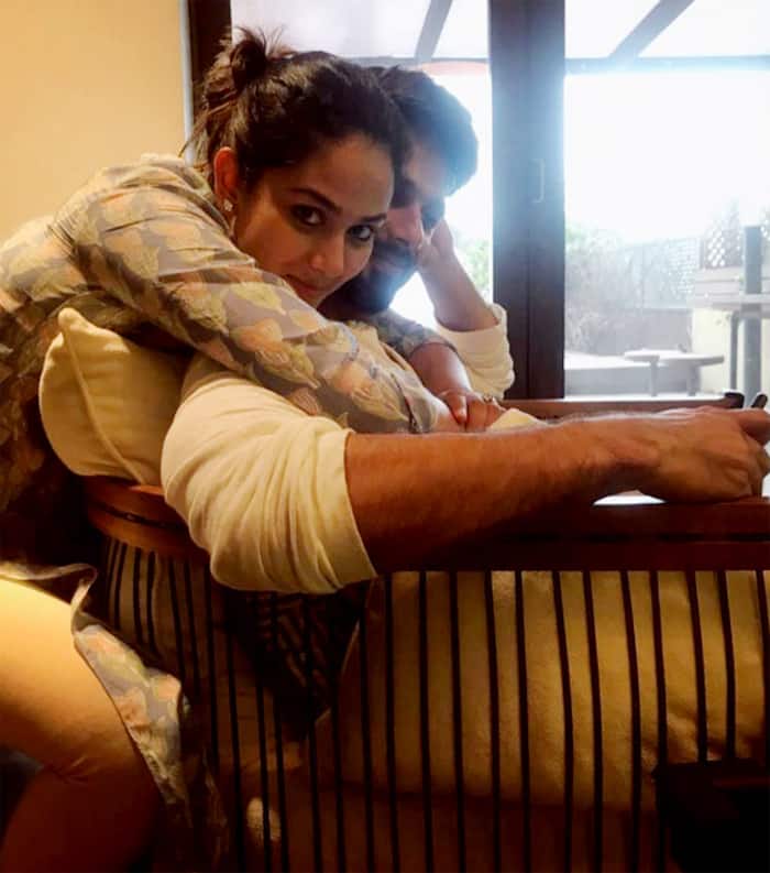 Shahid Kapoor And Mira Rajput Promote Yoga Wellness And Healthy ...