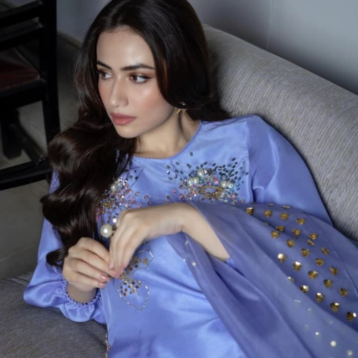 Meet Sana Javed, beautiful wife of star Pakistan cricketer, she works as..., her first marriage ...