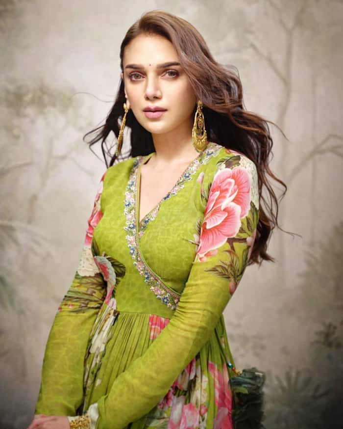 Aditi Rao Hydari's Anarkali Suit Recreates Vantage Fashion - See Viral ...