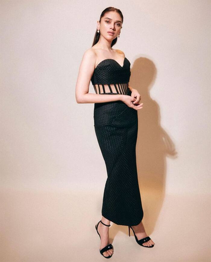 Aditi Rao Hydari looks sizzling hot in sheer black off-shoulder bodycon ...