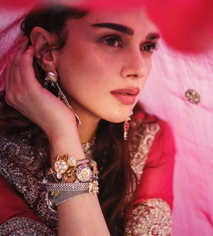 Aditi Rao Hydari Looks Like a Regal Princess in Red Ethnic Outfit | See ...