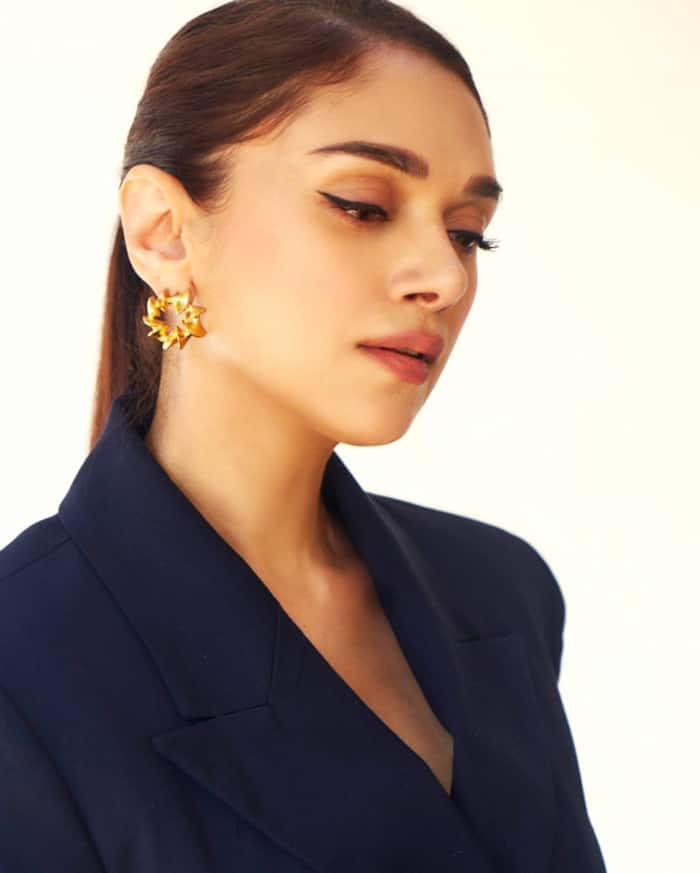 Aditi Rao Hydari Stunning Photoshoot