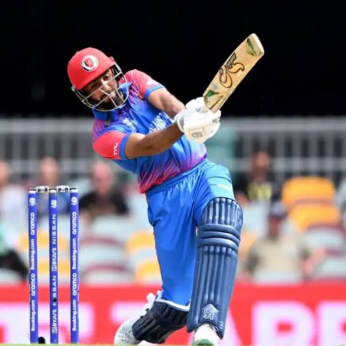 45 runs in one over! This batter creates world record in..., name is...