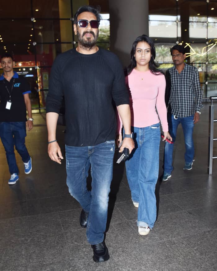 Nysa Devgan Walks Out of Airport With Daddy Ajay Devgn And You Instantly Know They Are a ...