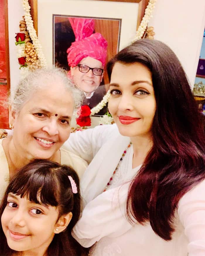 Bollywood Diva Aishwarya Rai Bachchan Shares Her Adorable Pictures With ...