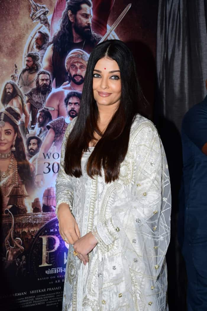 Aishwarya Rai Looks Ethereal in Sequined Gharara Set For Ponniyin Selvan: I Promotions- See PICS ...