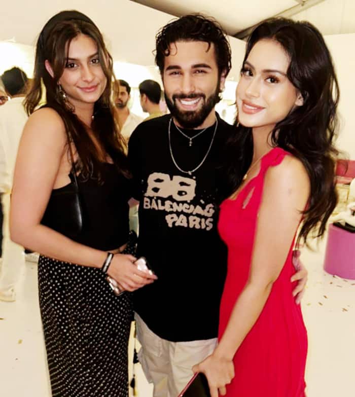 Nysa Devgan Turns Heads in Short Red Dress, Parties With Orry And ...