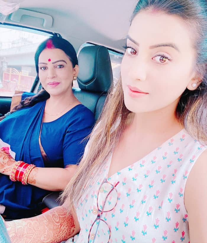 Akshara Singh Dons Married Woman Avatar