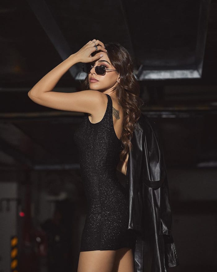 Alaya F Looks Bombshell in Sexy Black Shimmery Mini Dress With Matching ...