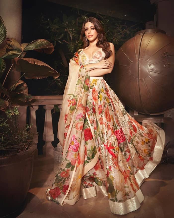 Alaya Furniturewala Stuns in Hot Floral Blouse And Matching Lehenga, Pics