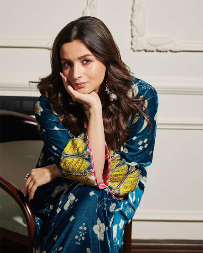 Alia Bhatt Accentuates Her Ethnic Looks With Bindi