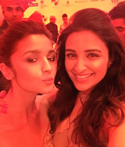 Alia Bhatt and Parineeti Chopra click a selfie at Gala Dinner For ...