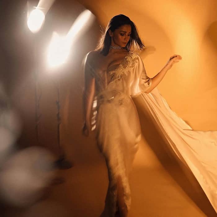 Alia Bhatt Looks Regal in Latest Photos From Award Night