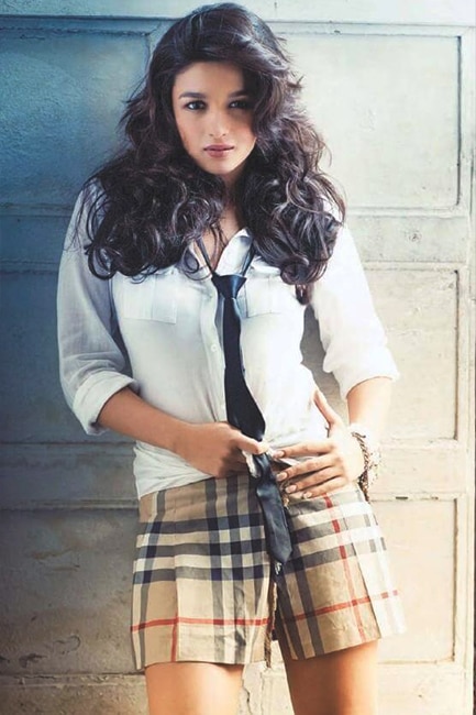 Alia Bhatt poses for a seductive picture