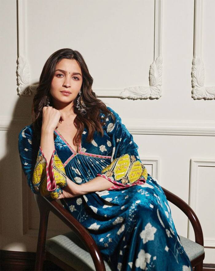 Alia Bhatt Accentuates Her Ethnic Looks With Bindi