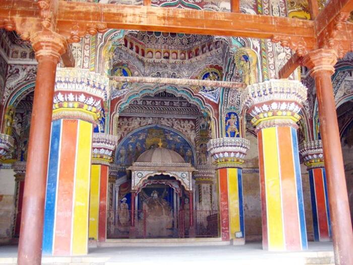 Mobile Phones Banned Inside Temple Premises in This State. Here's Why