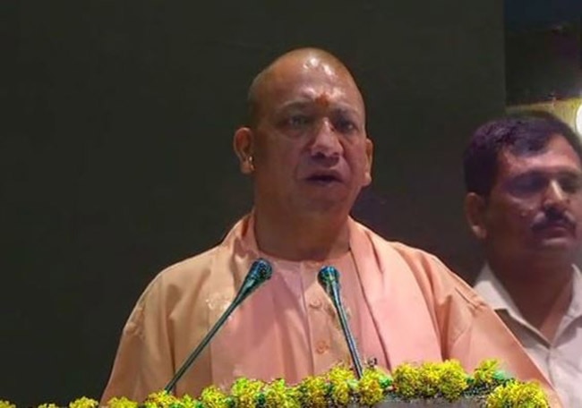Hindu Mahasabha's Swami Chakrapani Slams Tharoor Over His Remarks on ...