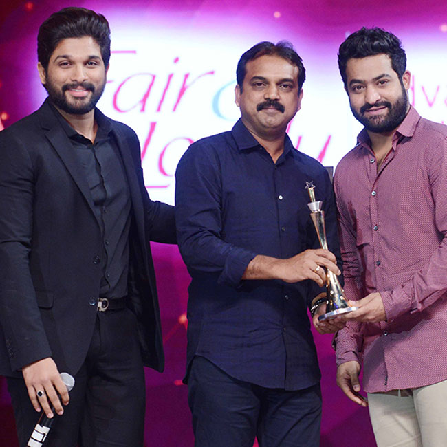 Allu Arjun and NTR Junior during CineMAA awards 2016