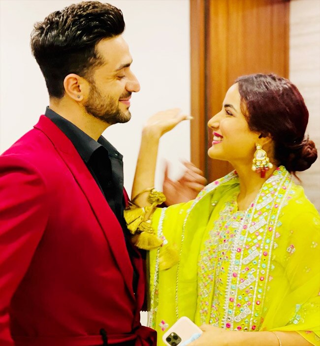 Aly and Jasmin are couple goals