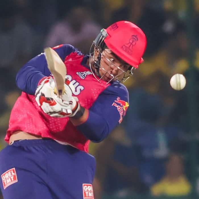 6, 6, 6, 6, 6, 6, 6, 6, 6, 6, 6, 6, 6... 200 in 154 balls, 13 sixes ...