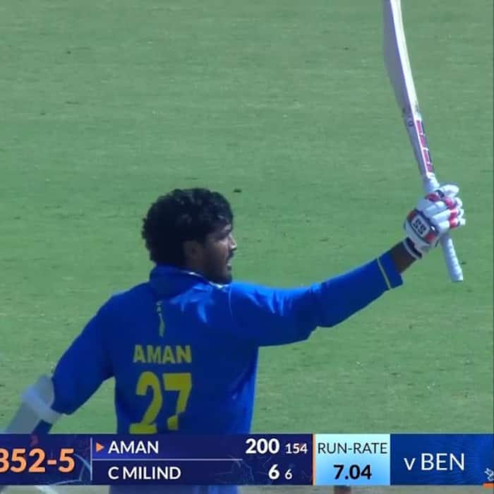 6, 6, 6, 6, 6, 6, 6, 6, 6, 6, 6, 6, 6... 200 in 154 balls, 13 sixes ...